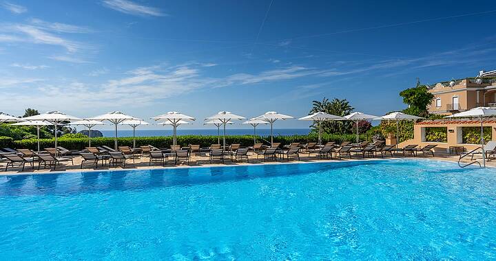 Hotel Luna Capri - Hotel with view of the Faraglioni